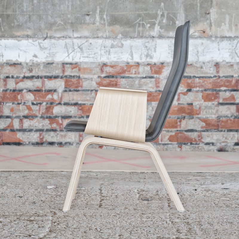 Duo Lounge Chair with wooden legs - ISKU